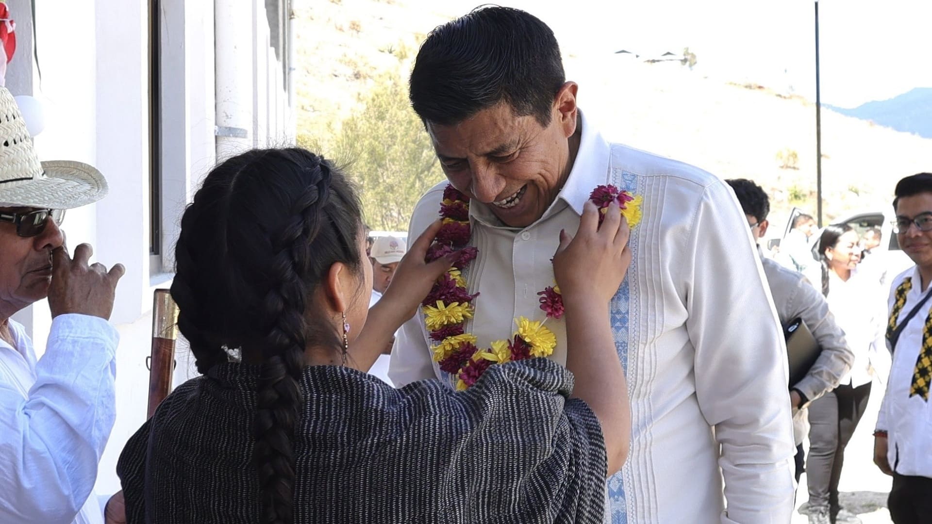 “Si el pueblo lo decide, me voy a mi tierra a descansar”: Jara Cruz se someterá a la revocación ...